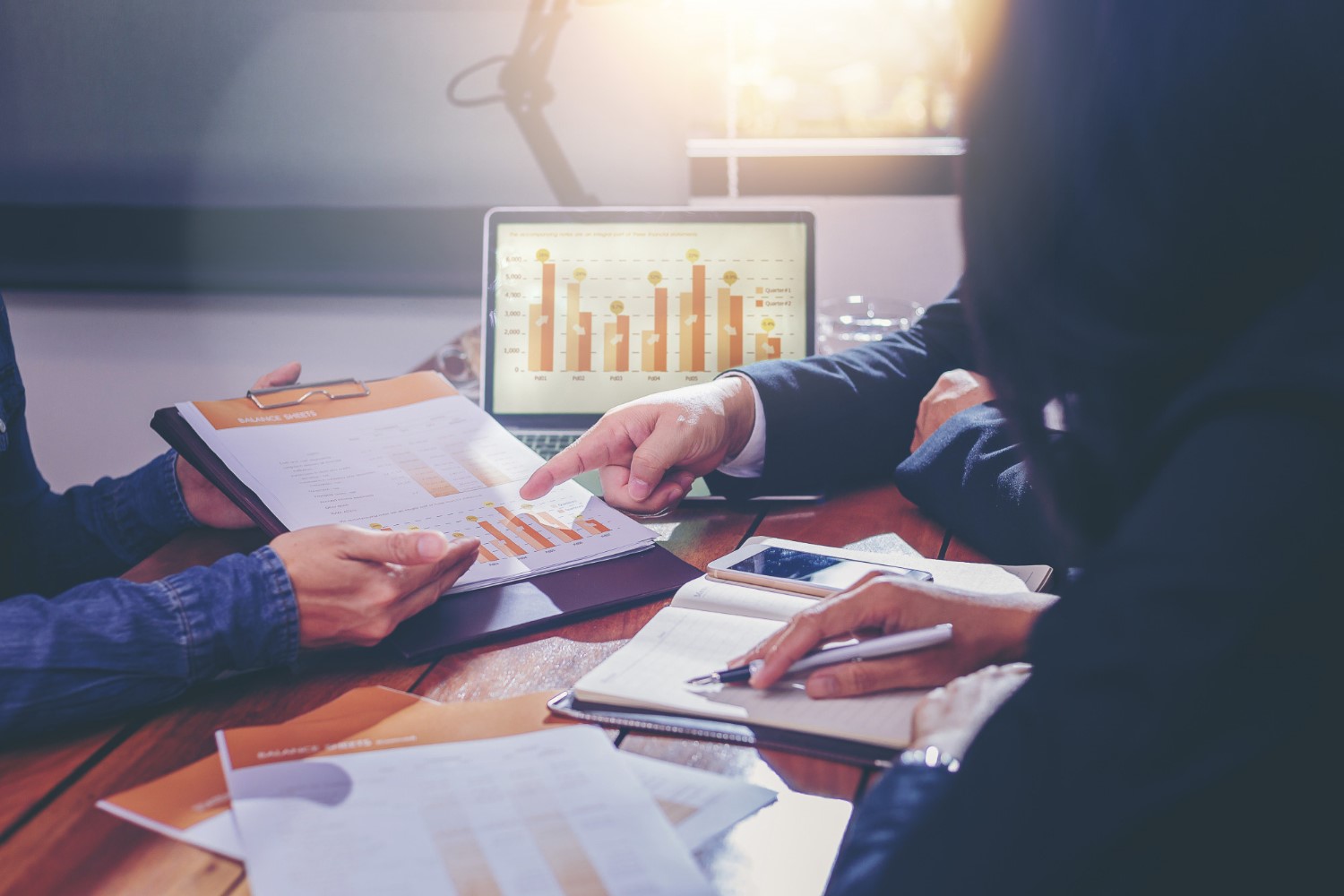 5 Strategies for Effective Financial Reporting Analysis | IRIS CARBON®